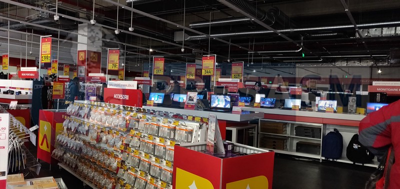 Bani mai mulți pentru televizoare și telefoane mobile. Altex, Flanco ...