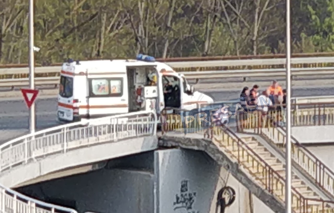 FOTO/VIDEO. Intervenție de urgență pe Podul Decebal. Persoană căzută la ...