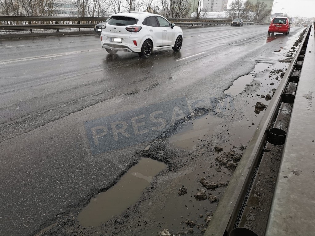 FOTOGALERIE. Atenție, capcane pe Podul Decebal! Gropi și cratere în ...