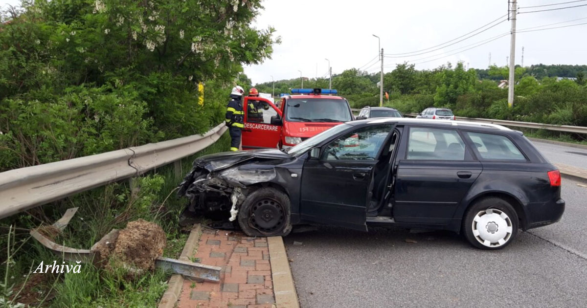 Accident în județul Satu Mare. Șoferul, reținut. S-a oprit cu mașina ...