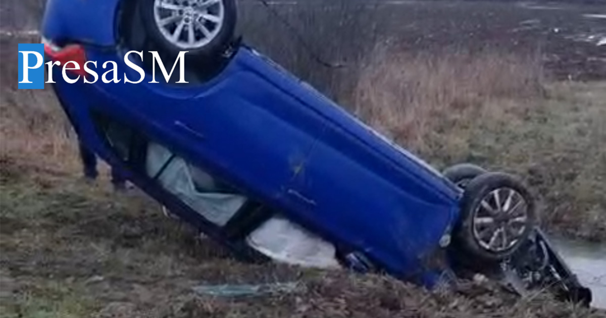 FOTO/VIDEO. Accident în județul Satu Mare. A ajuns cu mașina răsturnată ...