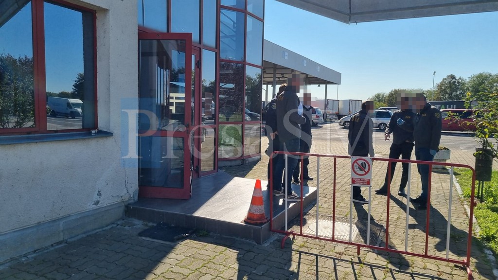 FOTO. Ce spune Poliția de Frontieră despre perchezițiile de la Petea ...